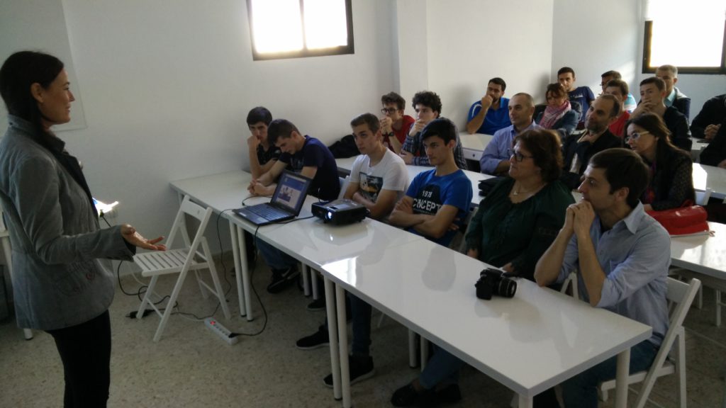 The Internet of the Things through IoT DIGICLASS // El Internet de las ...